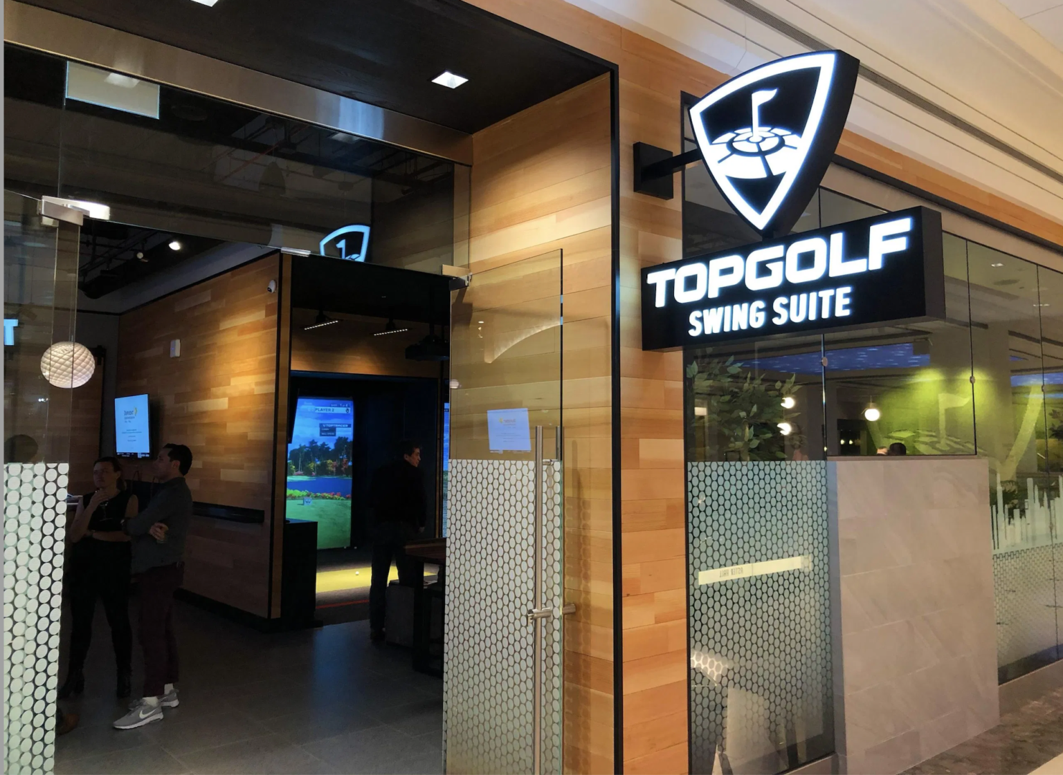 TopGolf Swing Suite - 900 North Michigan Shops | Chicago’s Iconic ...